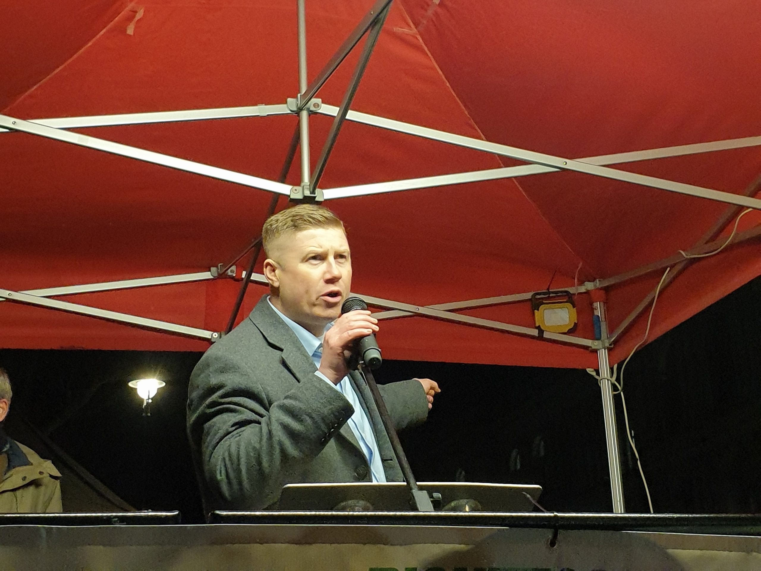 RMT’s Eddie Dempsey makes powerful speech on beating the far right at ...