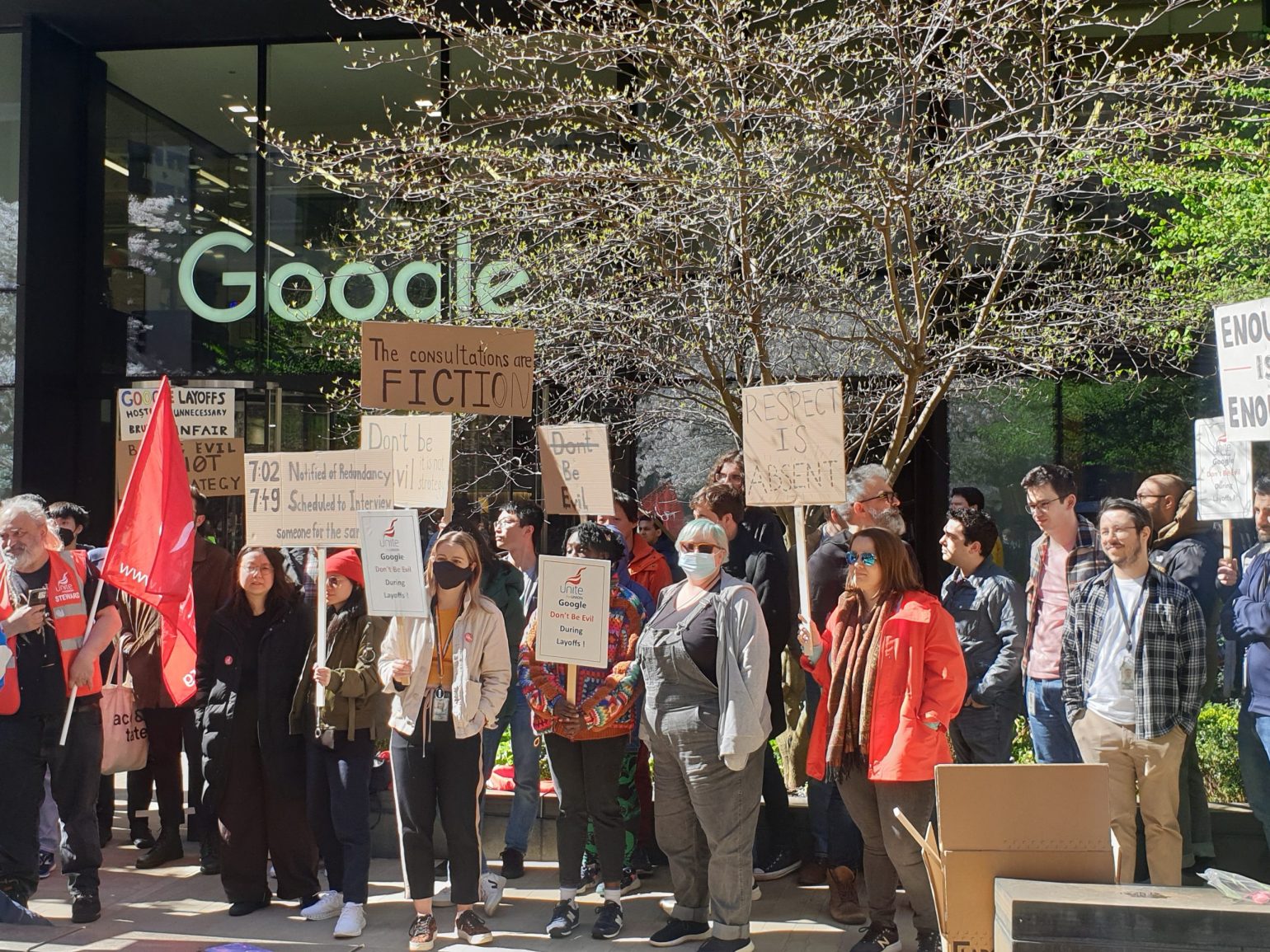 Google staff protest at Kings Cross HQ over redundancy dispute - Left ...