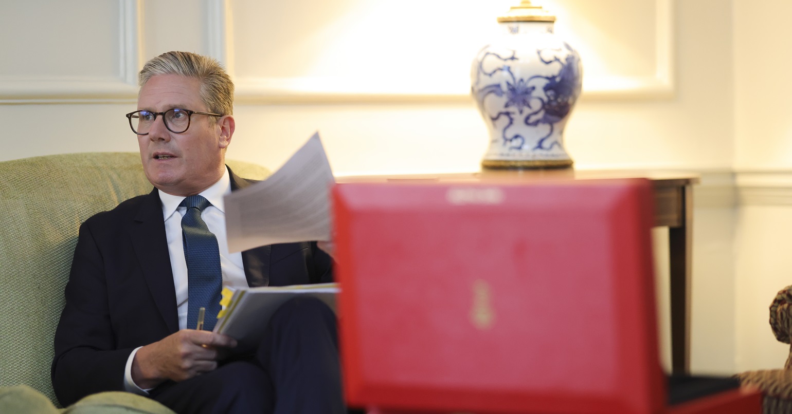 Bombshell opinion poll puts Tories just 4 points behind Labour - Left ...