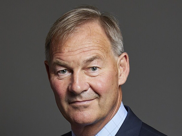 Ex-Reform MP Rupert Lowe mistakes charity rowing crew for ‘illegal migrants’ - Left Foot Forward ...